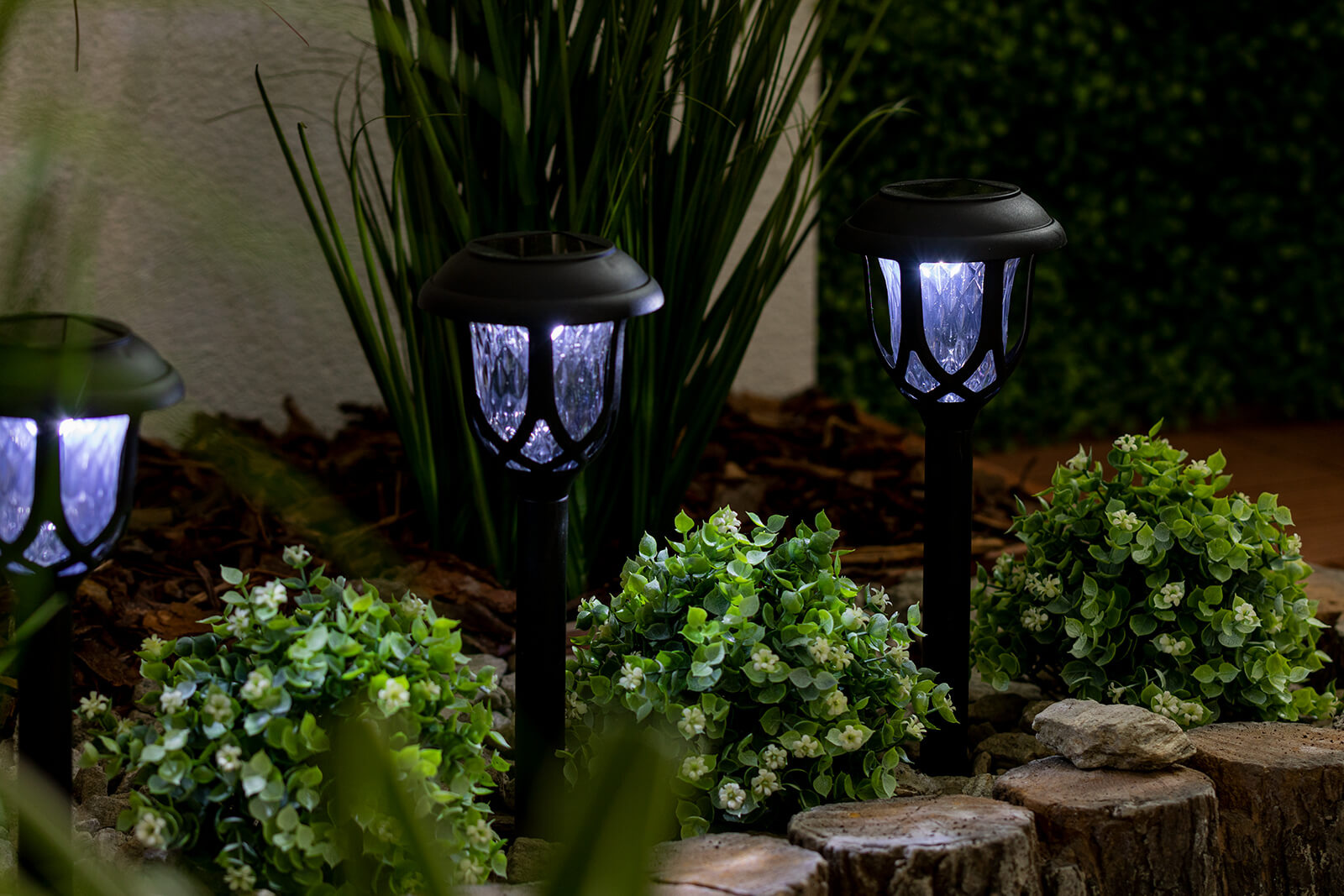 Lampa Solarna Ogrodowa LED Wbijana 5500-6000K IP44 40cm Czujnik Zmierzchu 5904703000624